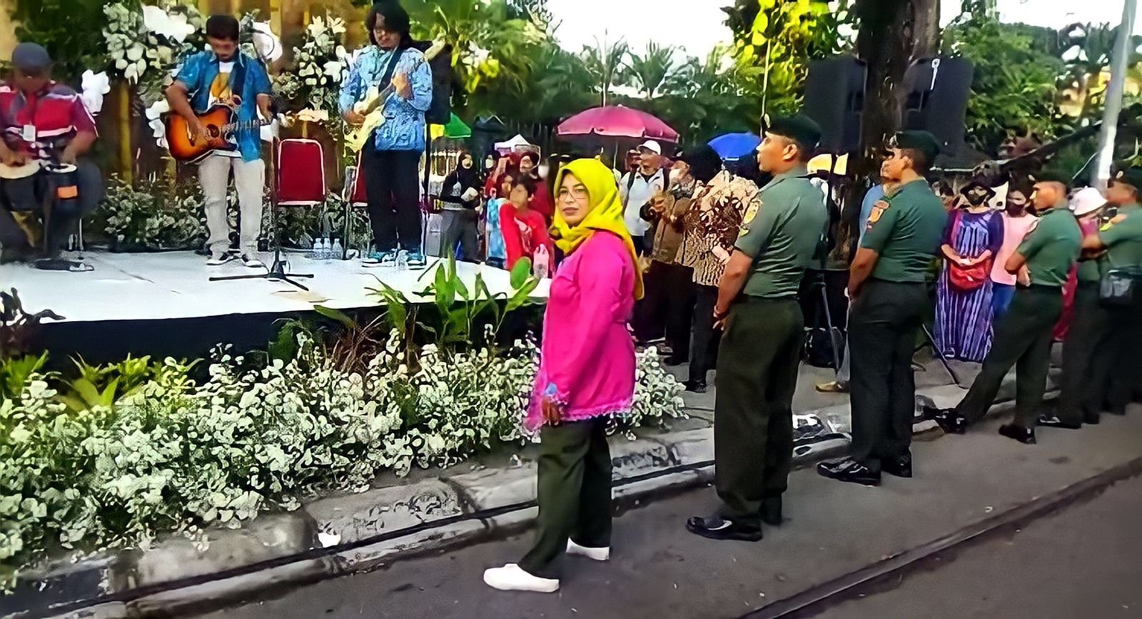 KIRAB DAN TASYAKURAN PERNIKAHAN KAESANG-ERINA DIGELAR DI SOLO HARI INI ... KIRAB DAN TASYAKURAN PERNIKAHAN KAESANG-ERINA DIGELAR DI SOLO HARI INI ...
